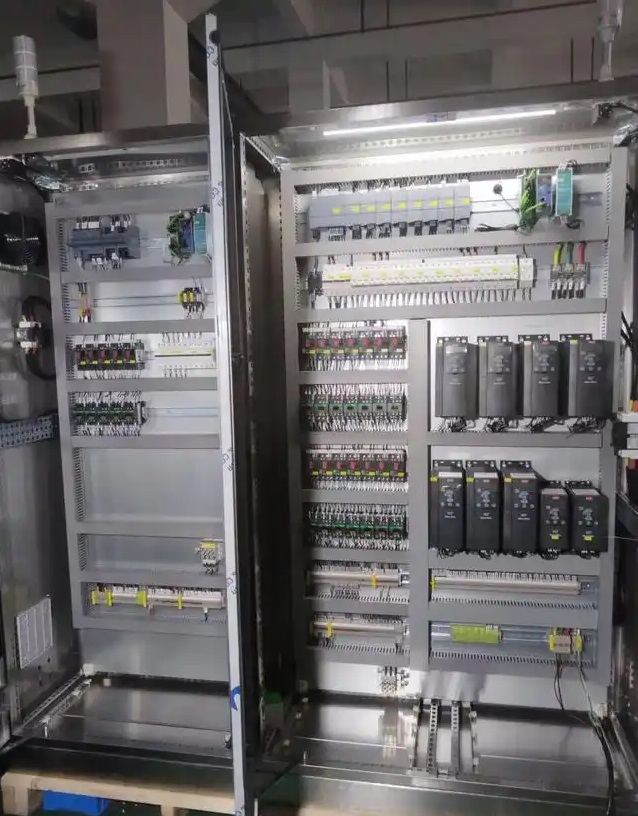 What is the future development trend of PLC control cabinet
